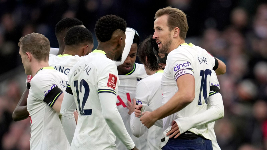 Harry Kane Mengirim Tottenham Hotspur ke Babak Keempat Piala FA